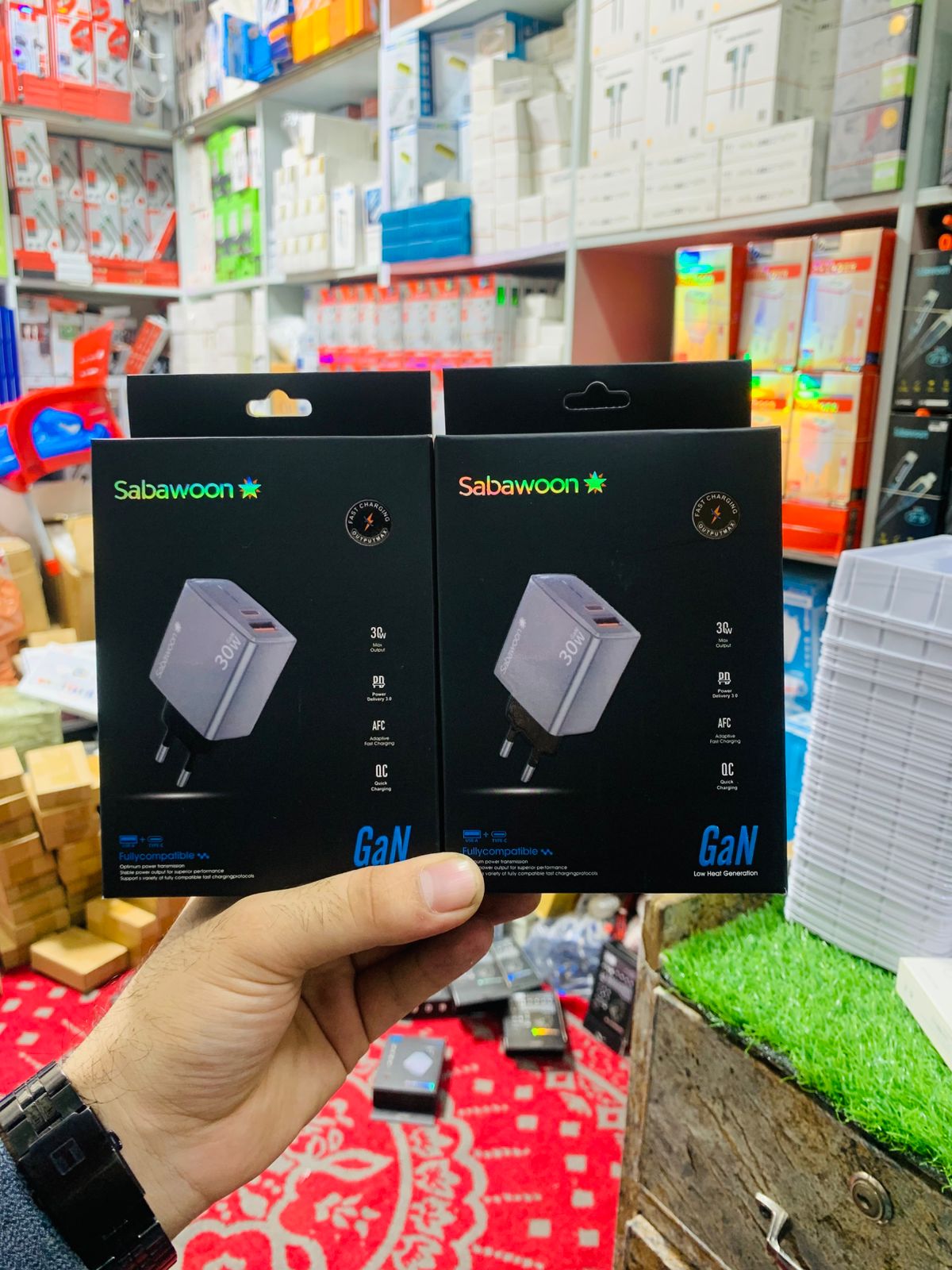 Sabawoon 30W GAN – Fast Charging Power Brick for All Devices without c ...
